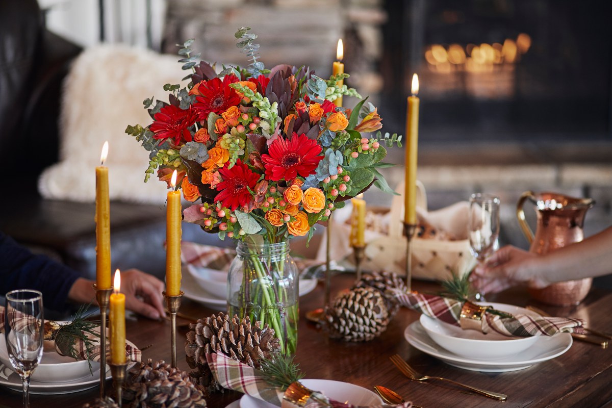 8 Tips to Host a Virtual Thanksgiving Dinner | Bouqs Blog