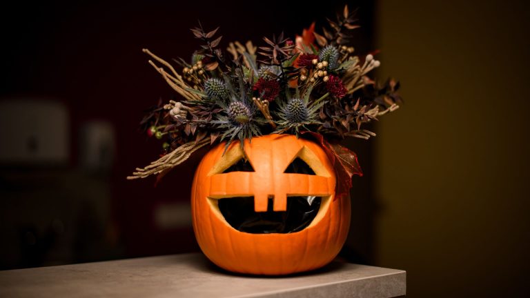 13+ Best Spooky Flowers for Halloween | Bouqs Blog