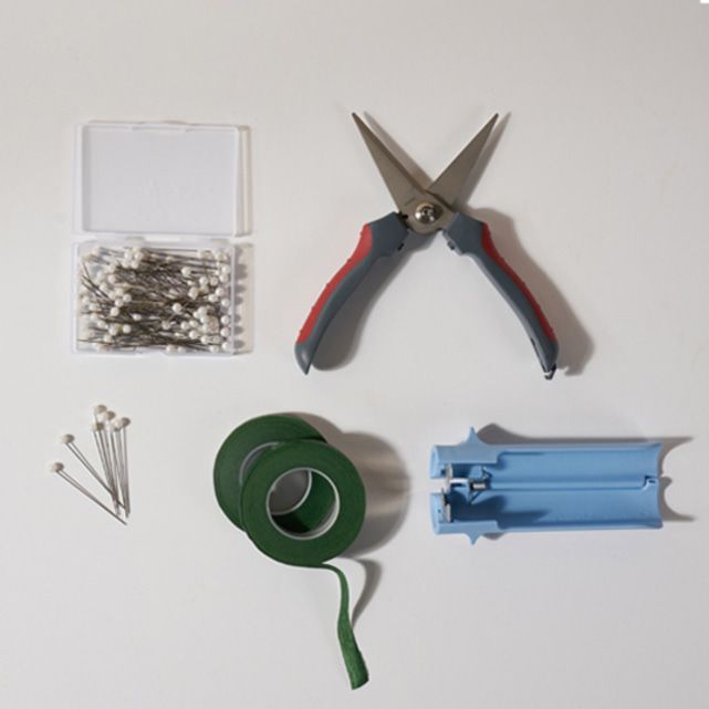 Floral Arranging Tool Kit - The Bouqs Co.