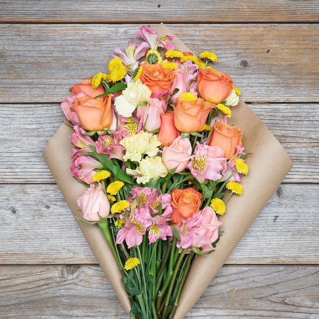 Pink Roses With Peruvian Lilies And Daisies - The Bouqs Co.